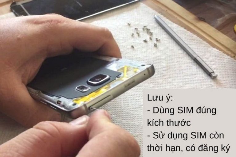 Cách lắp SIM Samsung, tháo gắn thẻ nhớ điện thoại cực dễ