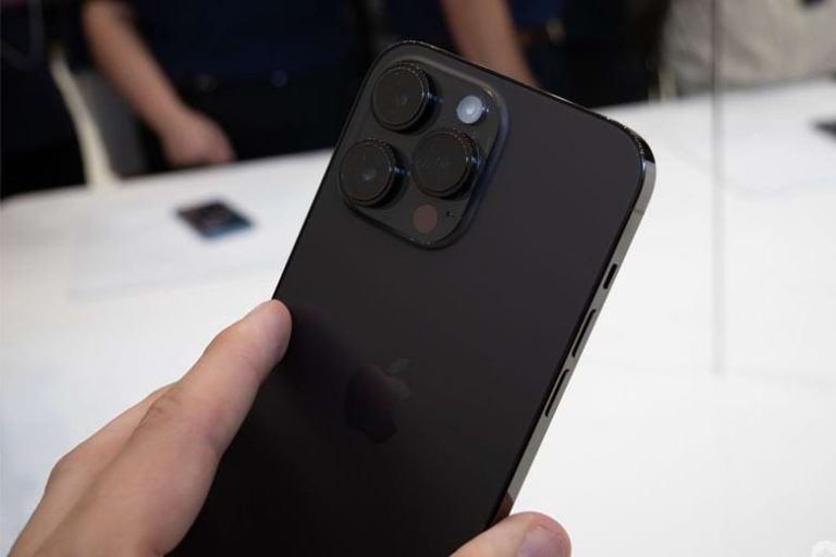 Trên tay iPhone 14 Pro Max màu đen - Huyền bí và cực "Ngầu"