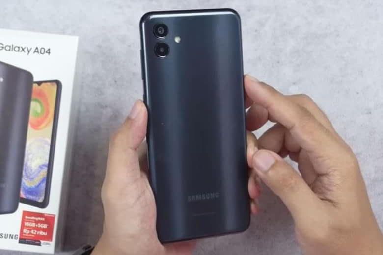 Đánh giá Samsung Galaxy A04: Camera xịn, Pin trâu, Máy bền