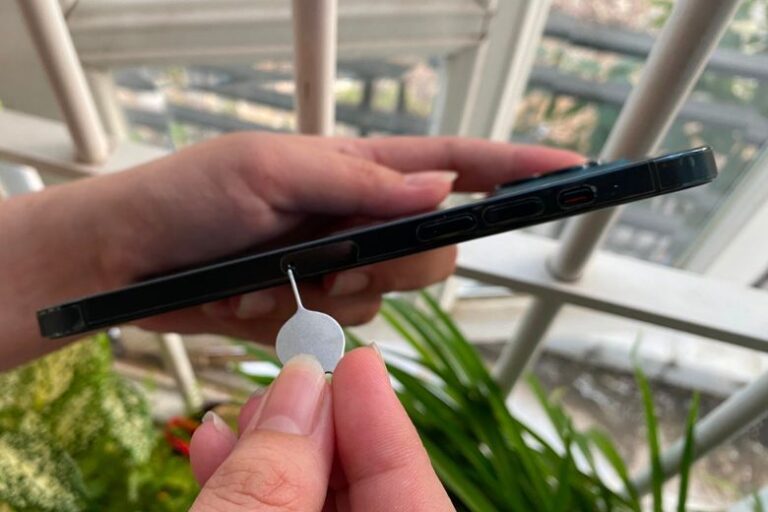 Cách lắp sim iphone 14 Pro Max "dễ như ăn kẹo" mới nhất 2023